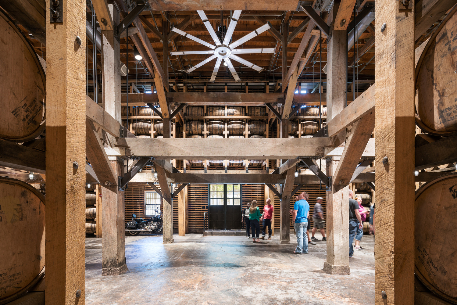 Jack Daniel’s Barrel House in Tennessee – Design & Technik News